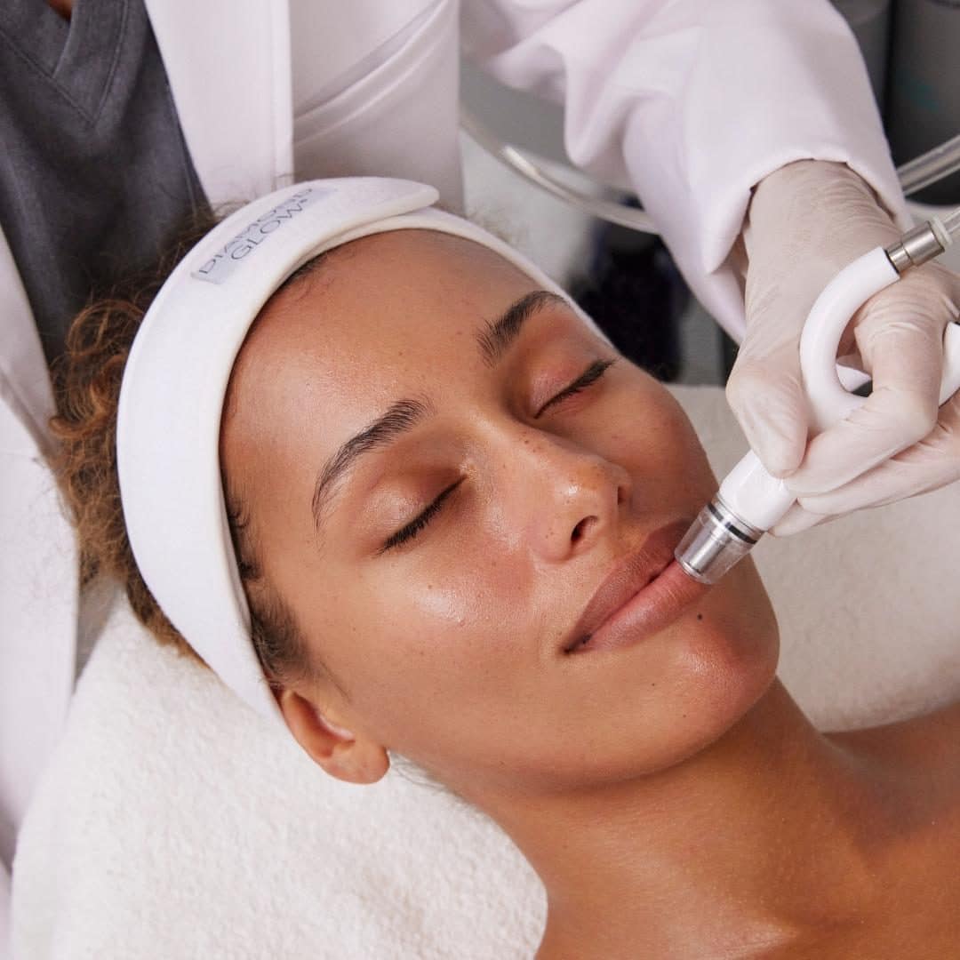 The Diamond Glow Facial: An Guide to Flawless Skin | Figura